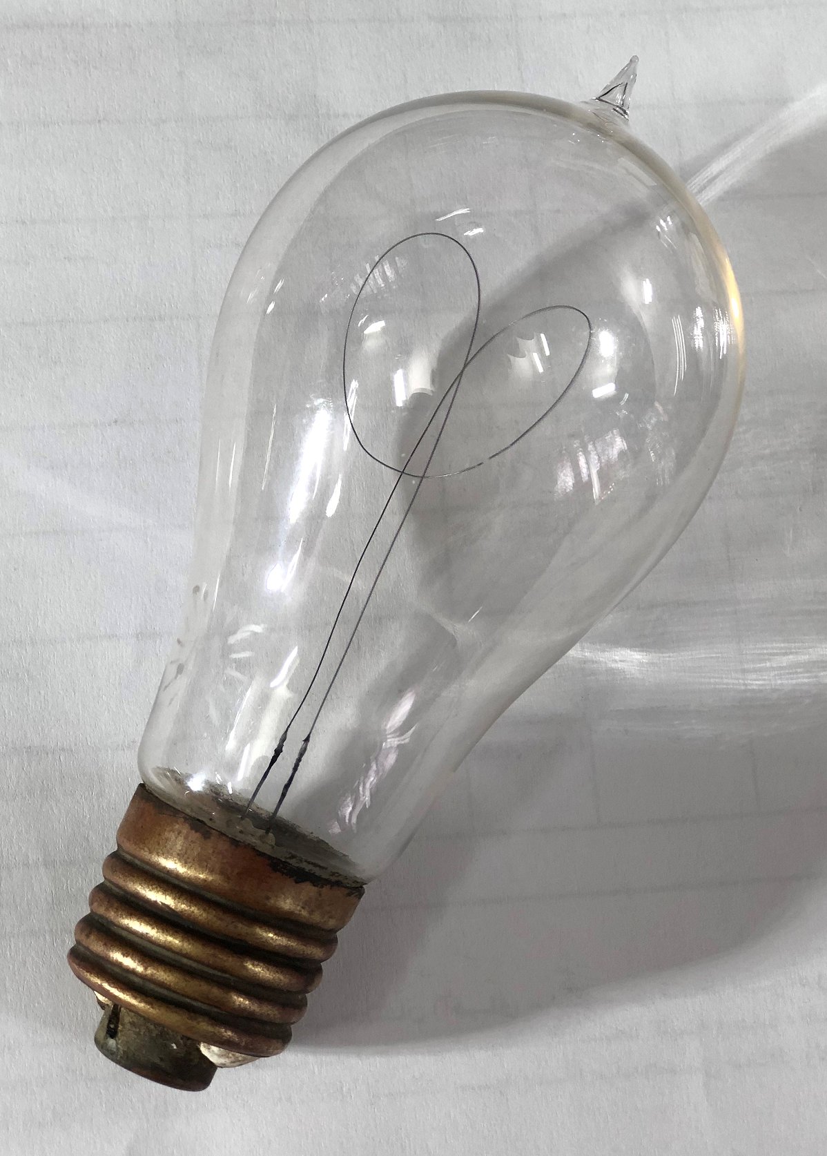 2yr.net - Antique & Vintage Light Bulb Collection Museum - Photos Sent By Visitors